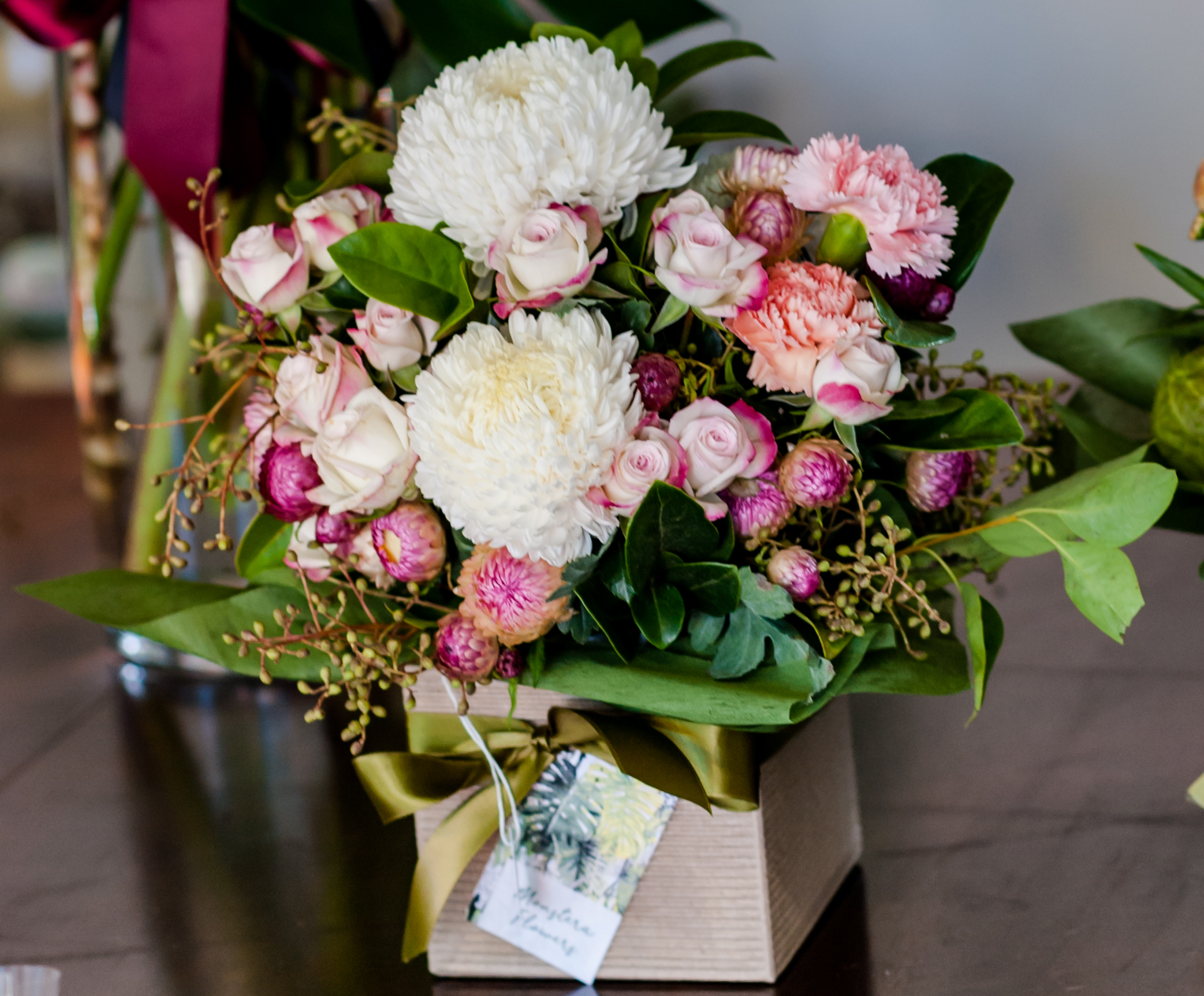 Small posy box - Monstera Flowers